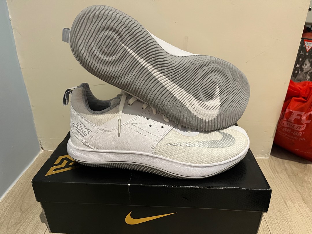 NIKE Fly By II, Men's Fashion, Footwear, Sneakers on Carousell