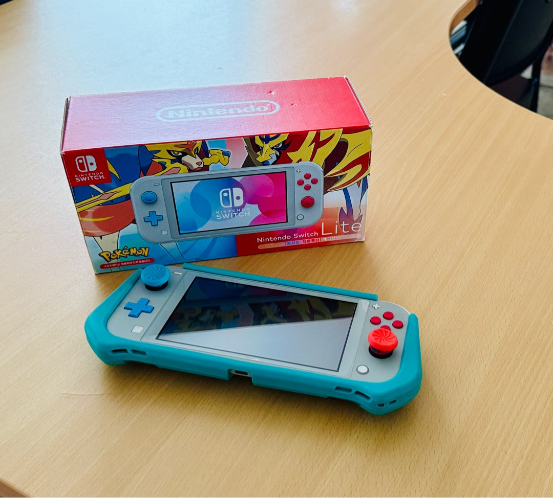 Nintendo Switch Lite (Limited Edition) Pokemon Zacian and Zamazenta ...