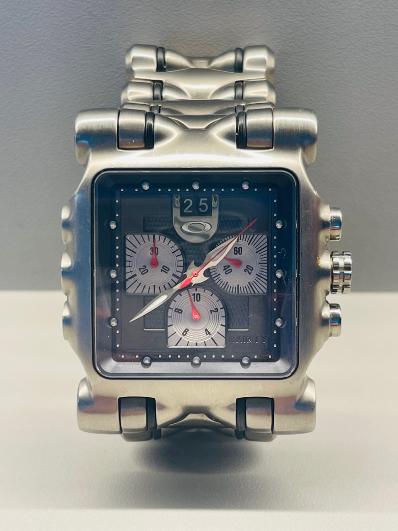 Oakley minute machine, Luxury, Watches on Carousell