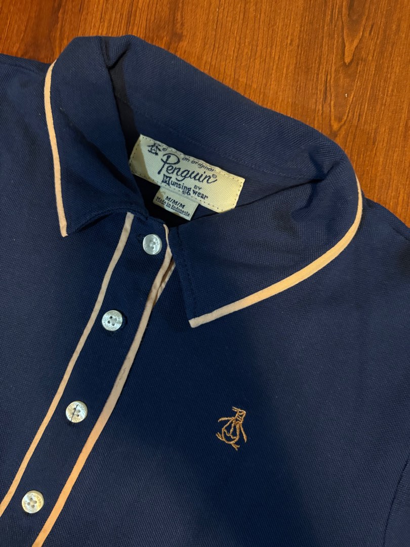 Penguin Munsingwear Polo Shirt, Women's Fashion, Tops, Shirts on Carousell