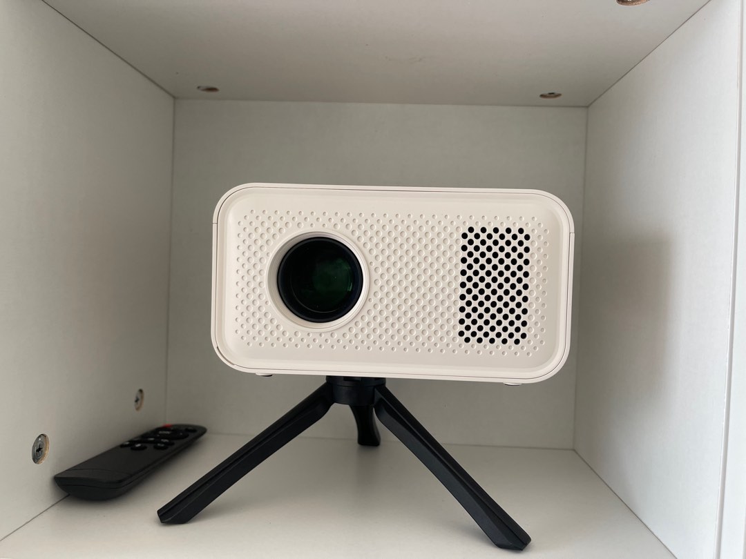 Portable Ultra High Definition Home Projector, 家庭電器, 電視 & 其他娛樂, 投影機 ...