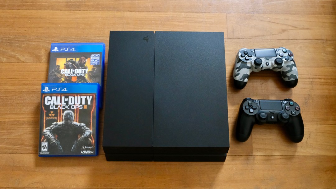 PS4 w/ 2 Controllers & Games, Video Gaming, Video Game Consoles, PlayStation on Carousell