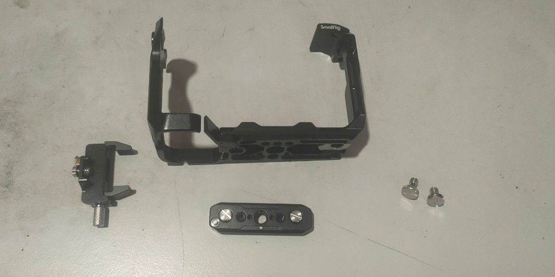 Small Rig Cage for Song FX3 / FX30, Photography, Lens & Kits on Carousell