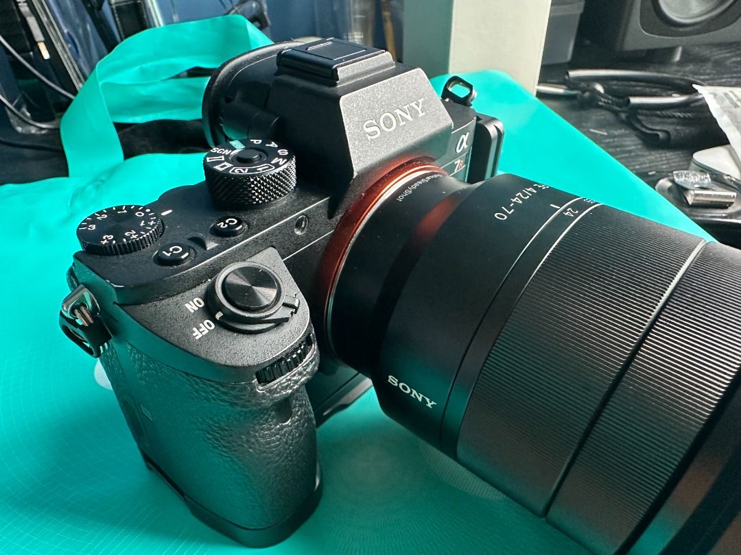 Sony A7RM2/A7R2/A7Rii + Zeiss FE 24-70mm F4 ZA OSS (SEL2470z), 攝影器材, 相機 - Carousell