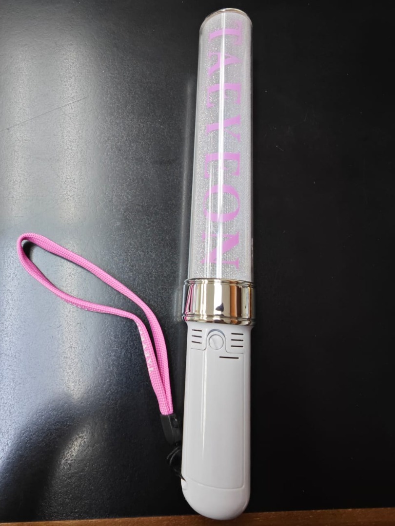 TAEYEON JAPAN FAN TOUR LIGHTSTICK, Hobbies & Toys, Collectibles ...