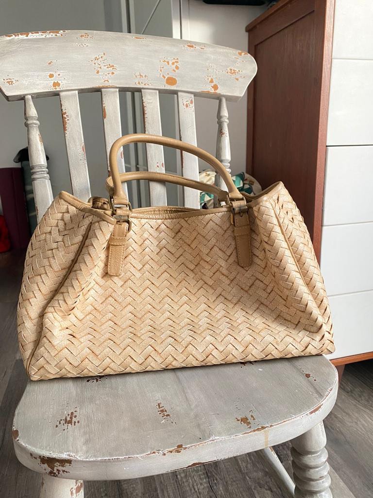 Tas cameo culture original kulit dan anyaman, Fesyen Wanita, Tas ...