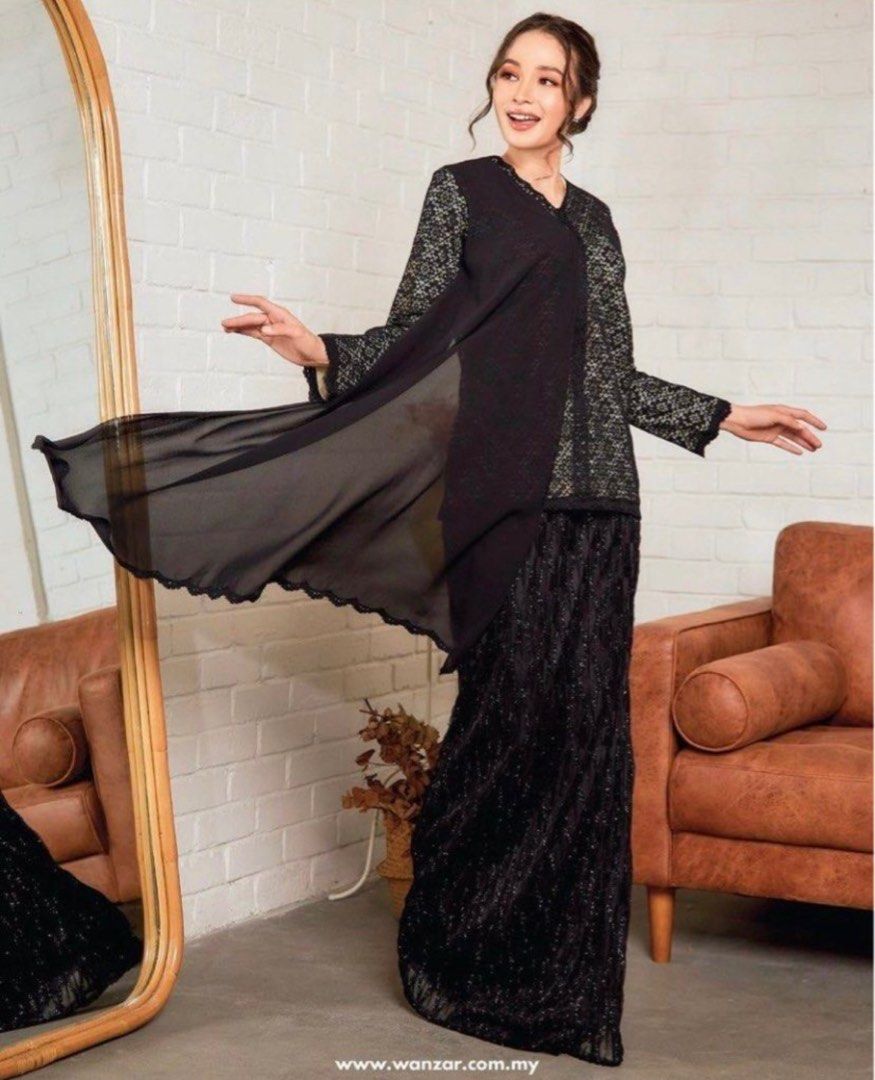 Wanzar mum and daughter black, Women's Fashion, Muslimah Fashion, Baju ...
