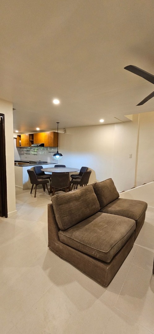 2 Bedroom Makati Low-rise Apartment in Yulo Townhomes for Rent ...