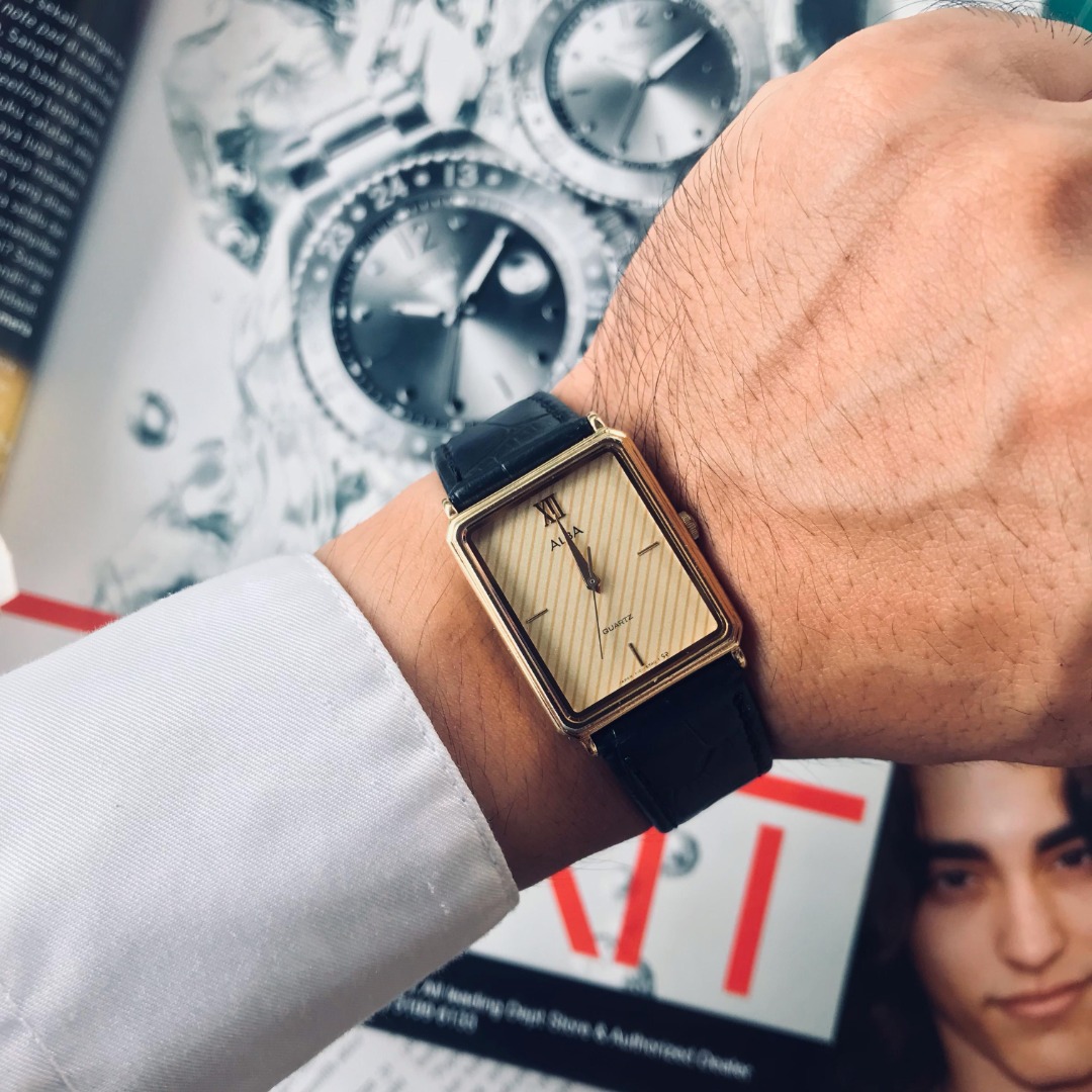 ALBA Tank Dress Watch Gold Pattern Dial Cal.Y101 mirip Seiko dan ...