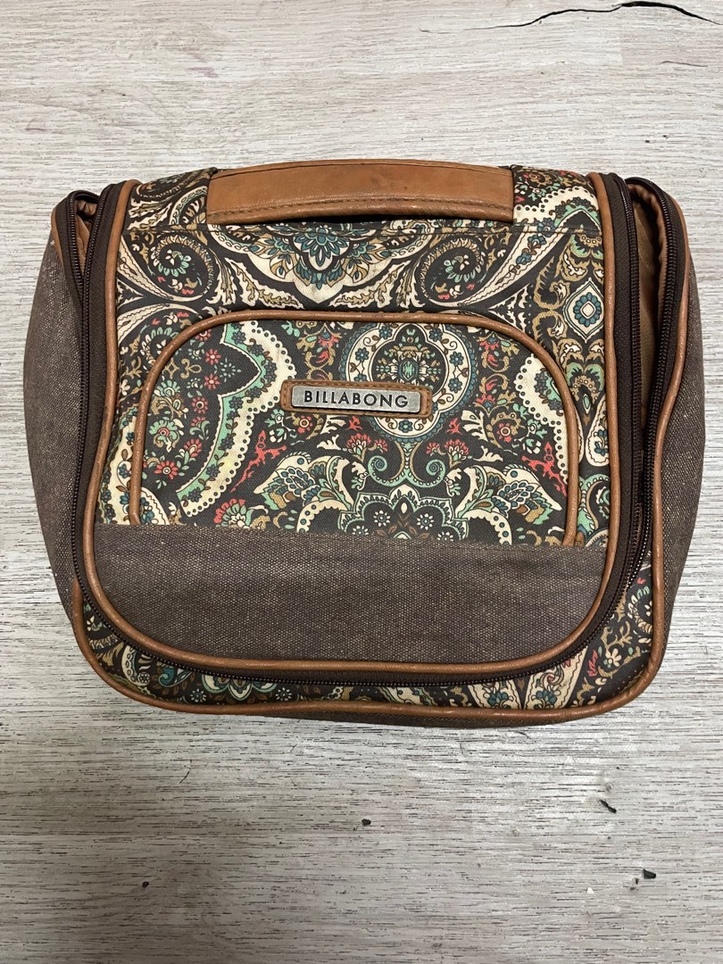 Bilabong, Luxury, Bags & Wallets on Carousell