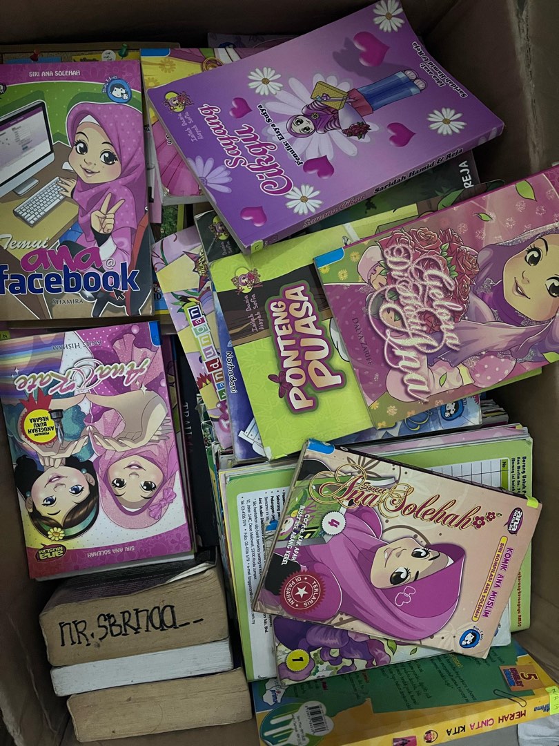 Buku Ana Muslim, Hobbies & Toys, Books & Magazines, Storybooks on Carousell