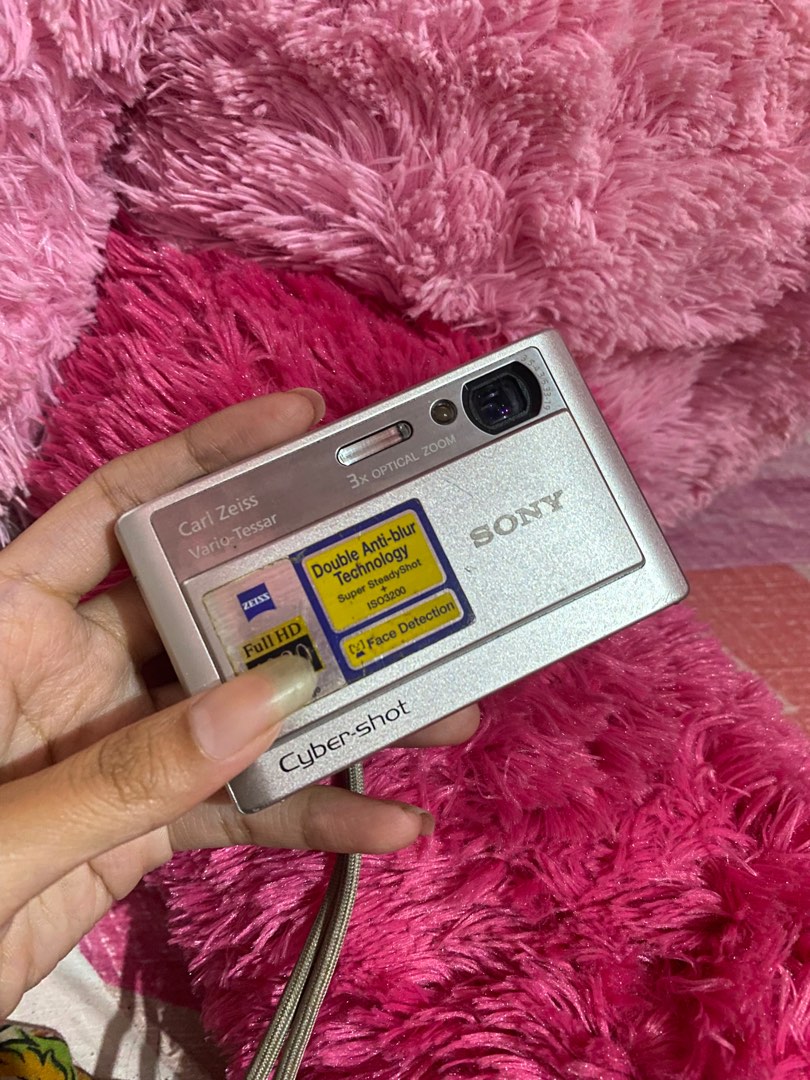 Digicam sony carl zeiss, Elektronik, Lainnya di Carousell