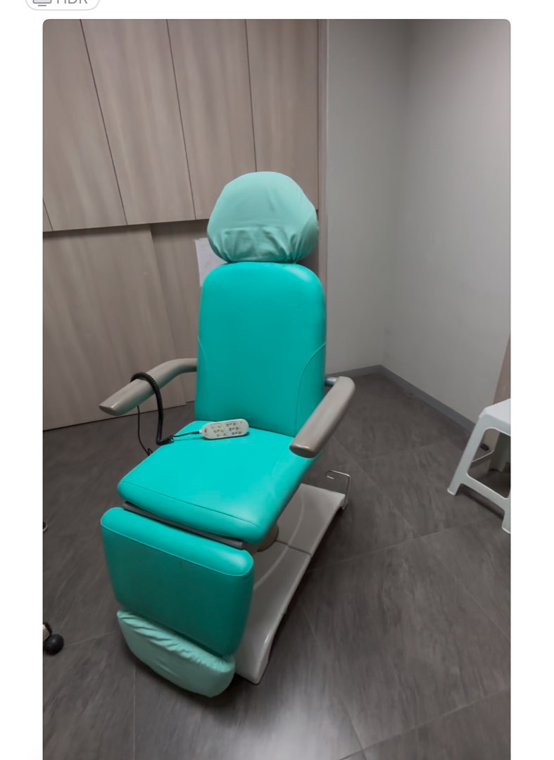 Electrically operated Treatment Chair/Bed, Furniture & Home Living ...