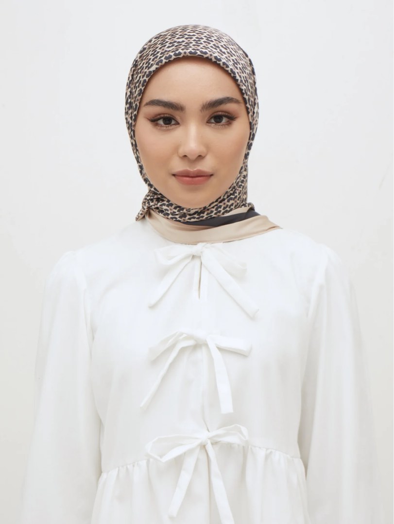 Harirose Potret Amara in Sand Dune, Women's Fashion, Watches ...