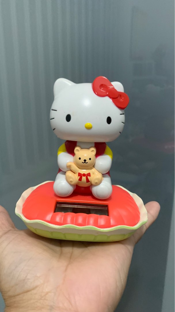 hello kitty solar toy/display, Hobbies & Toys, Toys & Games on Carousell