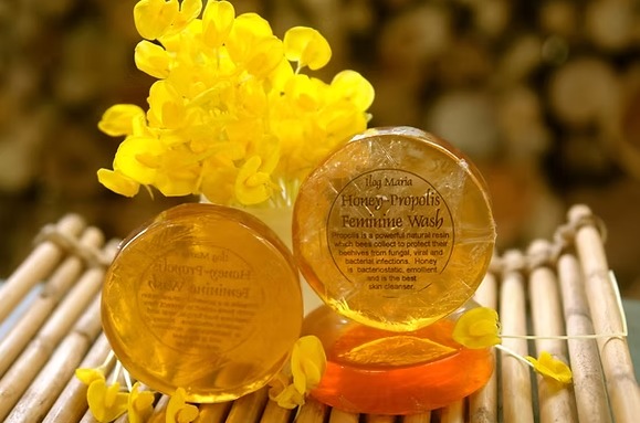 Ilog Maria Honey & Propolis Feminine wash, Beauty & Personal Care, Bath ...