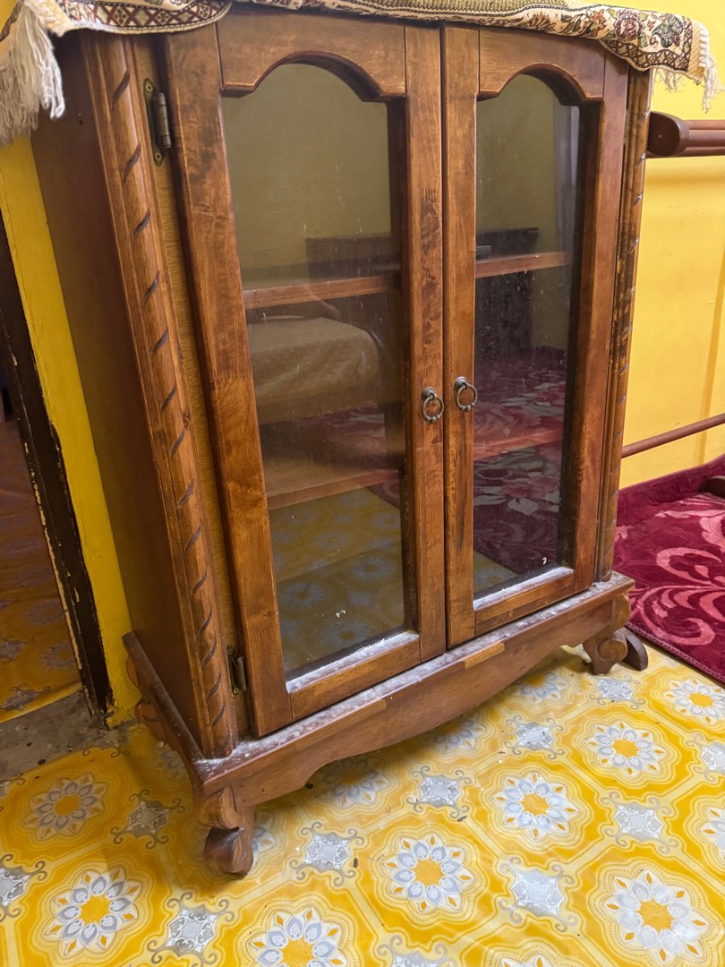 Kabinet antik, Furniture & Home Living, Outdoor Furniture on Carousell