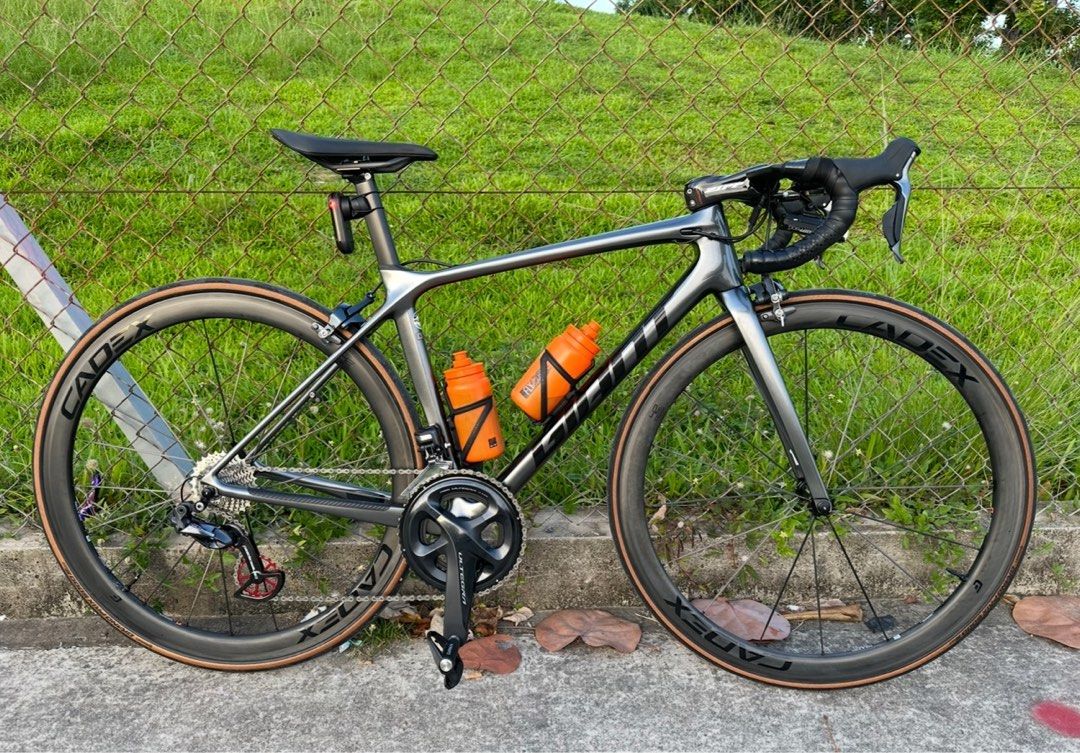 GIANT TCR ADVANCED 2022 SHIMANO ULTEGRA DI2 & CADEX 42 TUBELESS WHEELSET, Sports Equipment ...