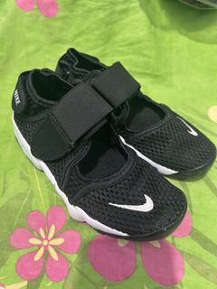 Nike air rift anak original, Bayi & Anak, Lainnya di Carousell