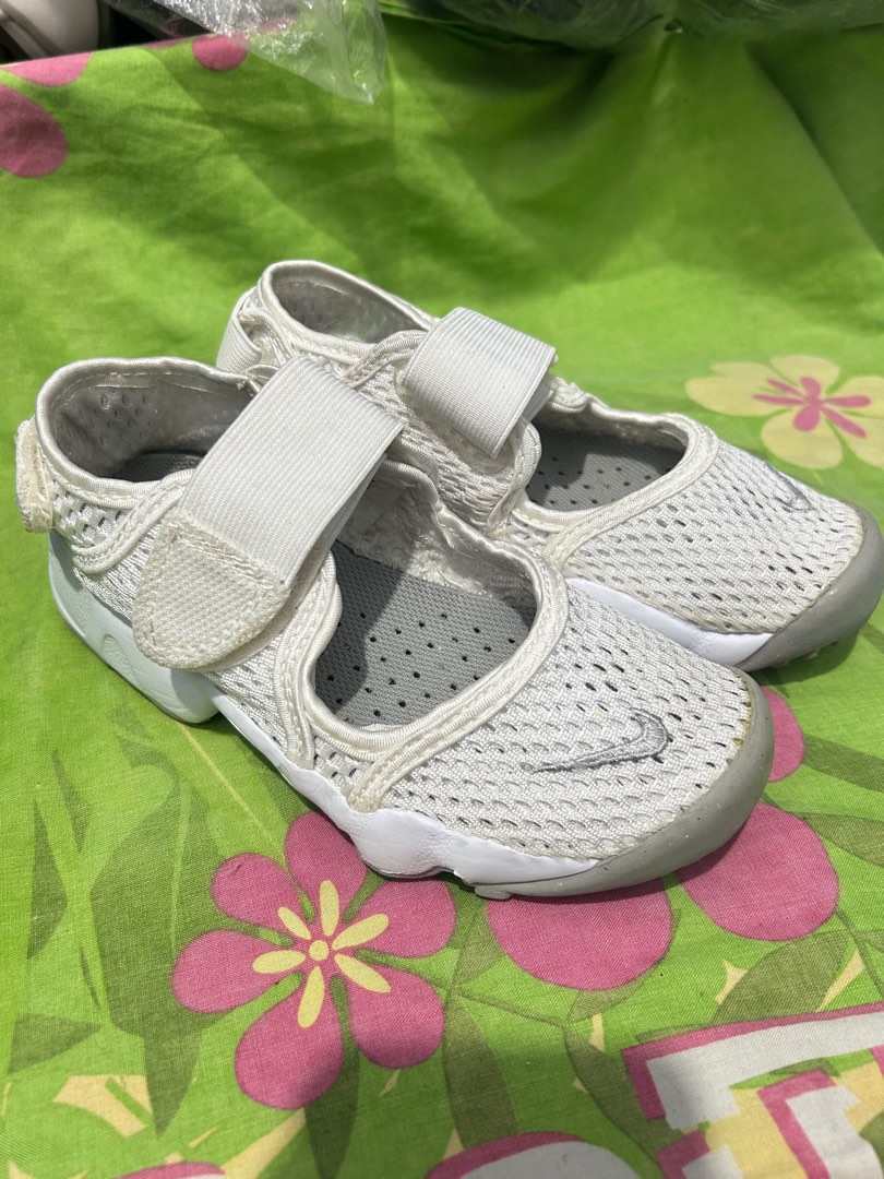 Nike air rift sepatu anak original, Bayi & Anak, Lainnya di Carousell