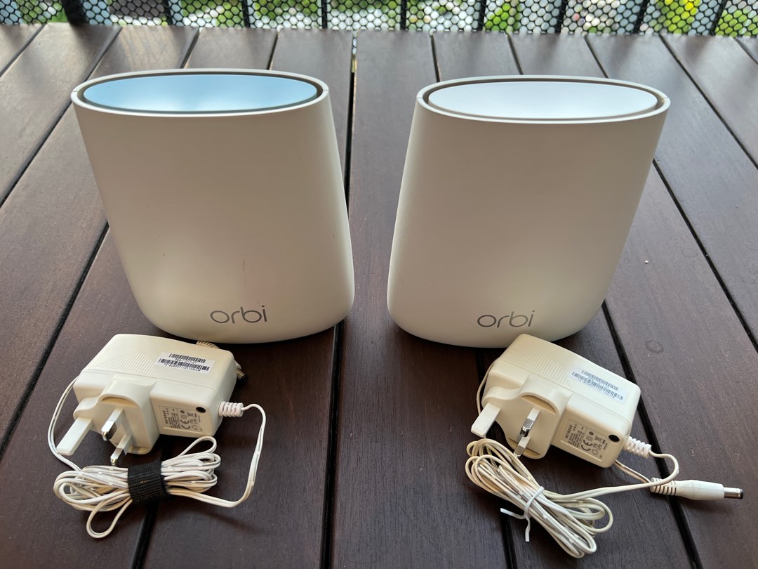 Orbi RBR20 router + RBS20 satelite, Computers & Tech, Parts ...