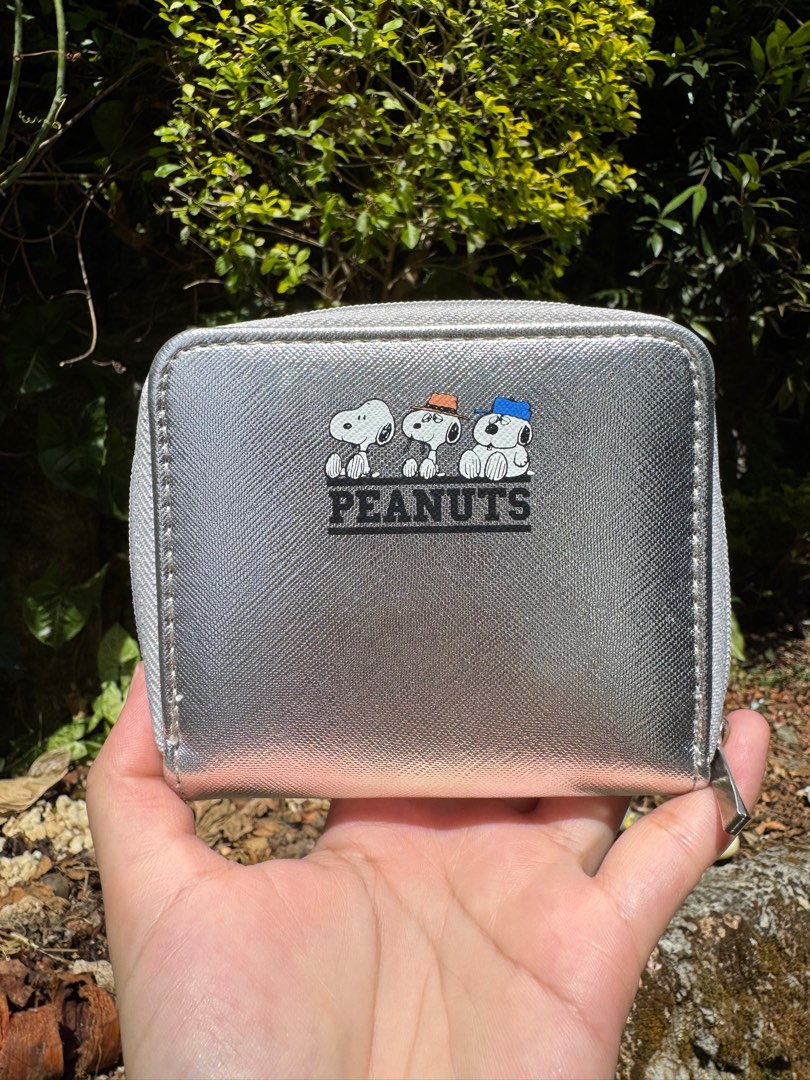 PEANUTS SNOOPY WALLET, Women's Fashion, Bags & Wallets, Wallets & Card ...
