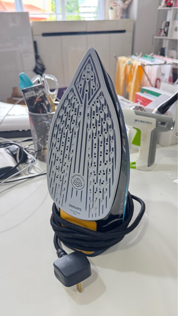 Philips Azur Advanced Steam Iron with OptimalTEMP technology, TV & Home ...