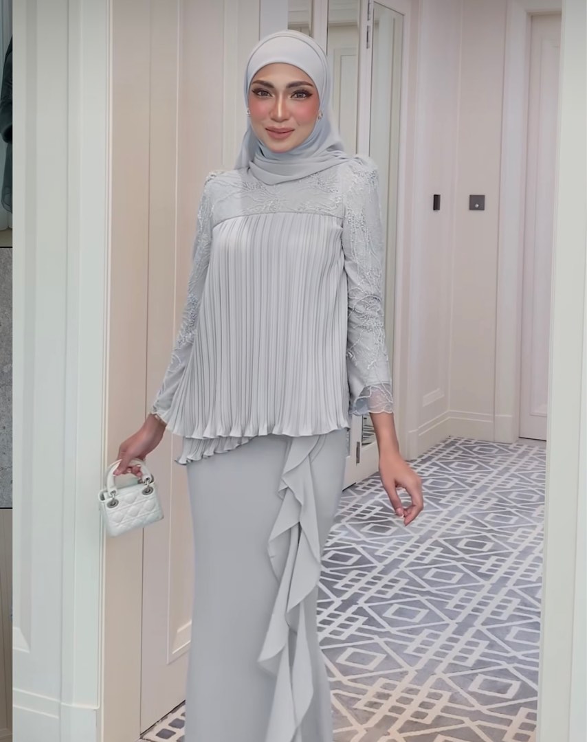 Qiszar Lydia Kurung, Women's Fashion, Muslimah Fashion, Baju Kurung ...