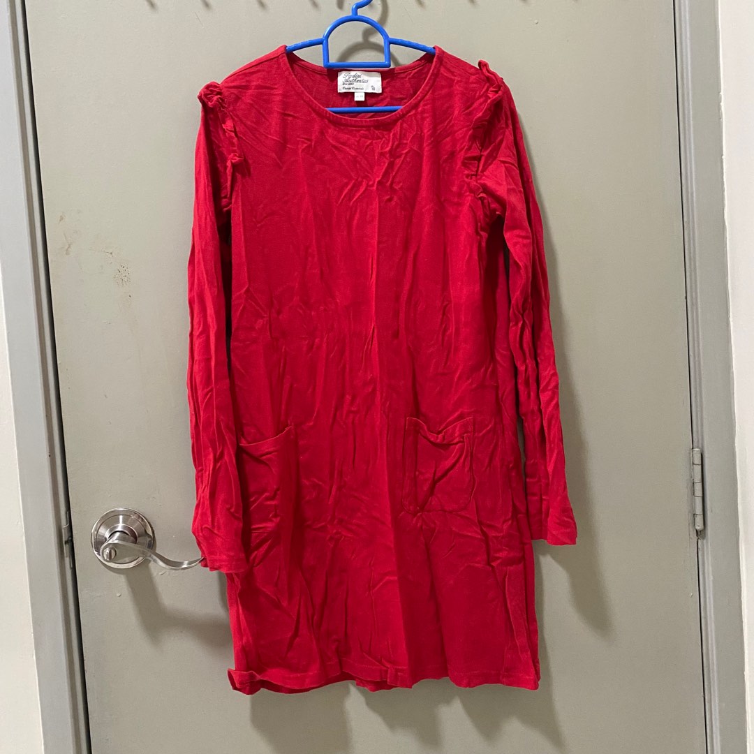 Red Top plain, Women's Fashion, Tops, Blouses on Carousell