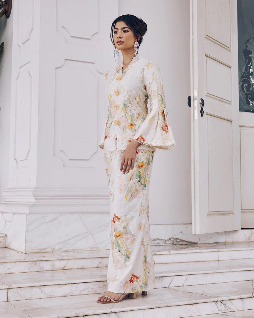 (RENT 2025) INNAI & CO / INNAIRED SABRINA IN L, Women's Fashion ...