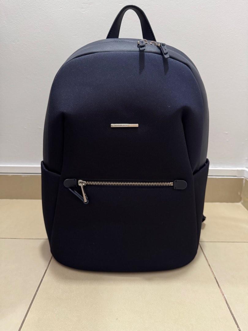 Samsonite Backpack, Women's Fashion, Bags & Wallets, Backpacks on Carousell