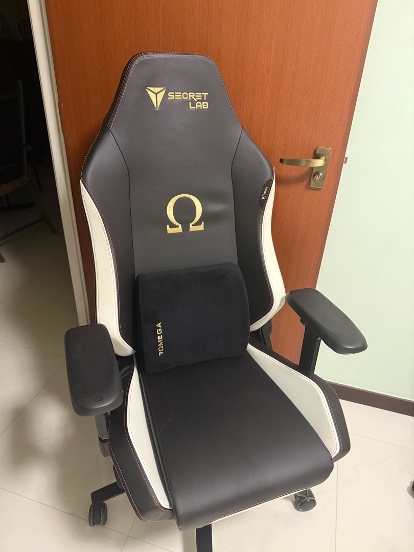 Secretlab OMEGA 2020 Classic, Furniture & Home Living, Furniture ...