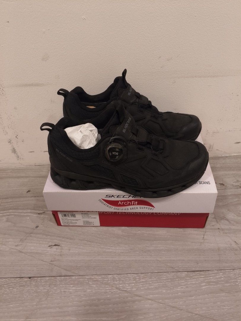 Sepatu trail running black yak BOA size 40 full black original preloved ...
