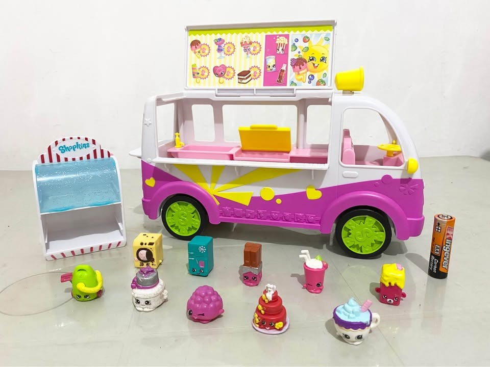 Shopkins Scoop Ice Cream Truck, Hobbies & Toys, Toys & Games on Carousell