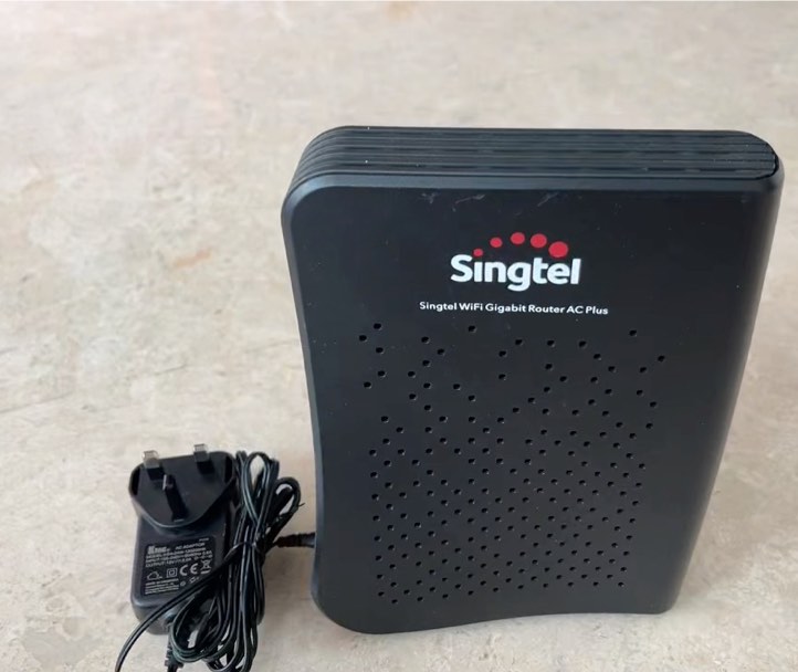 Singtel Wifi Gigabit Router AC Plus, Computers & Tech, Parts ...