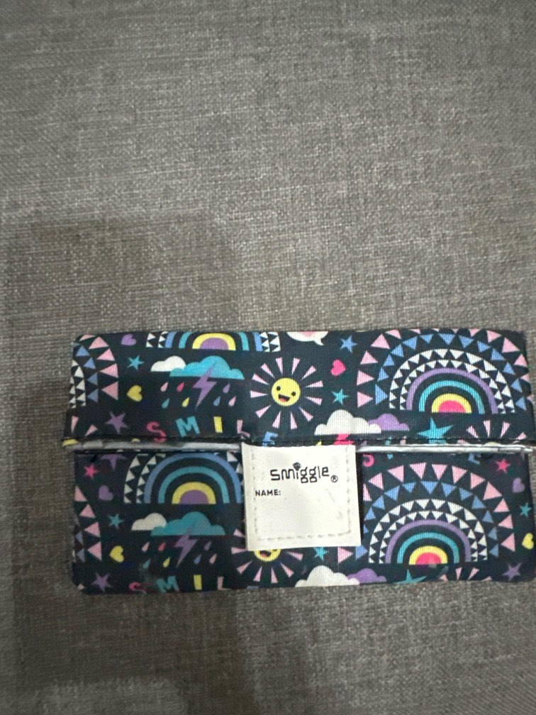 Smiggle pouch, Bayi & Anak, Baju Anak Perempuan, 4 hingga 7 tahun di ...