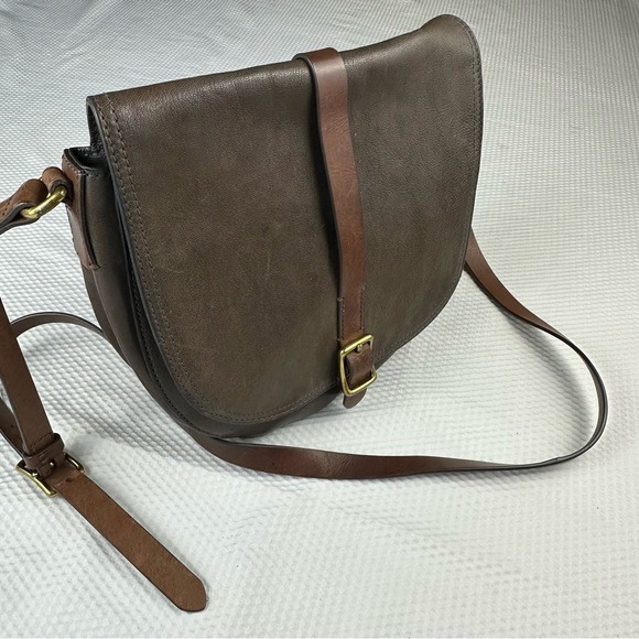 tas kulit asli brand fossil original, Barang Mewah, Tas & Dompet di ...