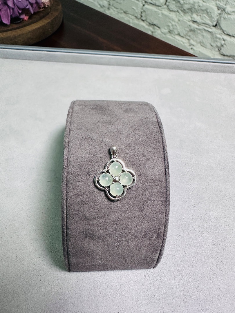 Type A Ice Clover Jadeite Pendant with Certificate, Women's Fashion ...