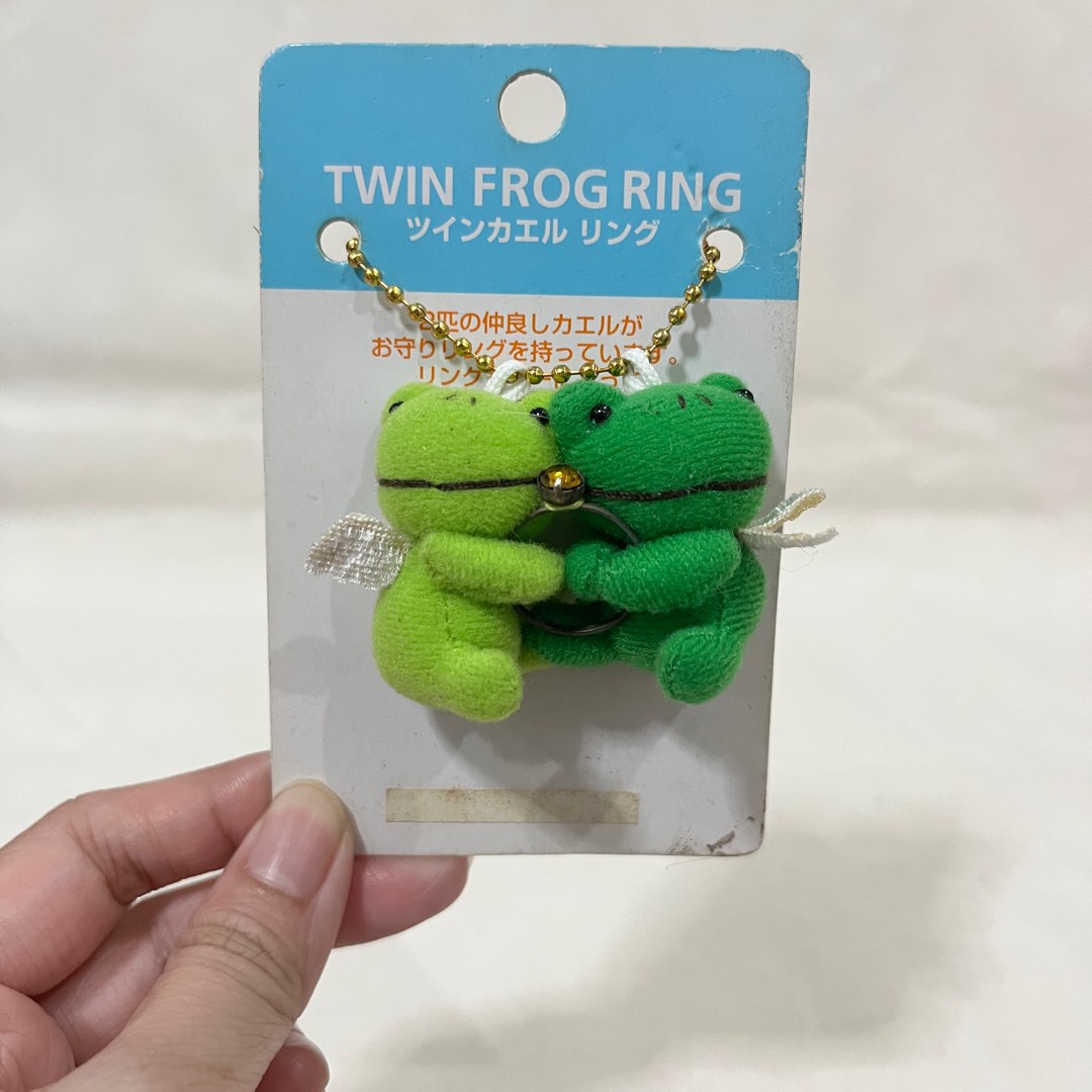 Vintage Picnic World Twin Frog Ring Keychain, Hobbies & Toys, Toys ...