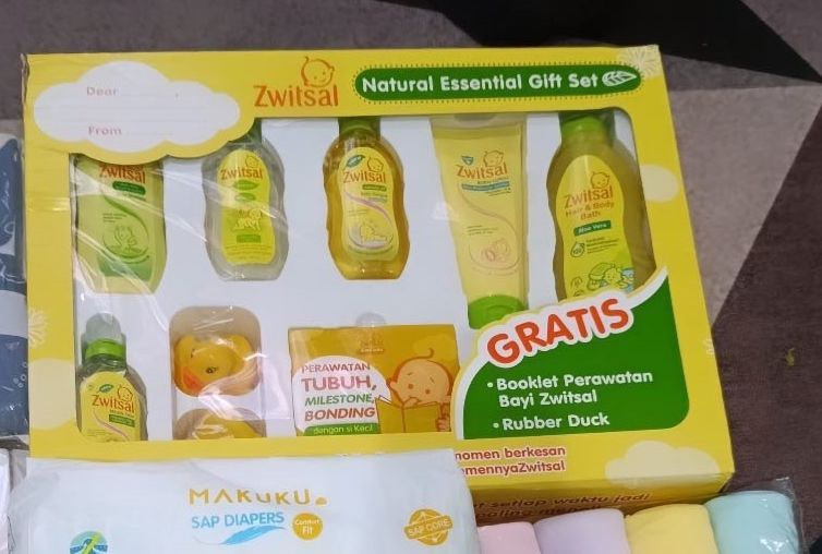 Zwitsal Gift set box, Bayi & Anak, Lainnya di Carousell