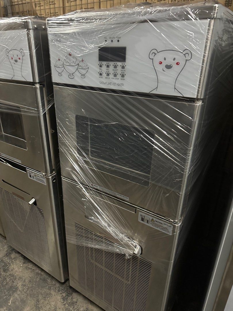 Almost new ice cream maker. Made in Korea. Gelato maker. Free deliver ...