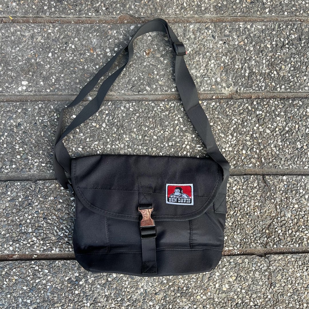 BEN DAVIS MESSENGER BAG, Men's Fashion, Bags, Sling Bags on Carousell