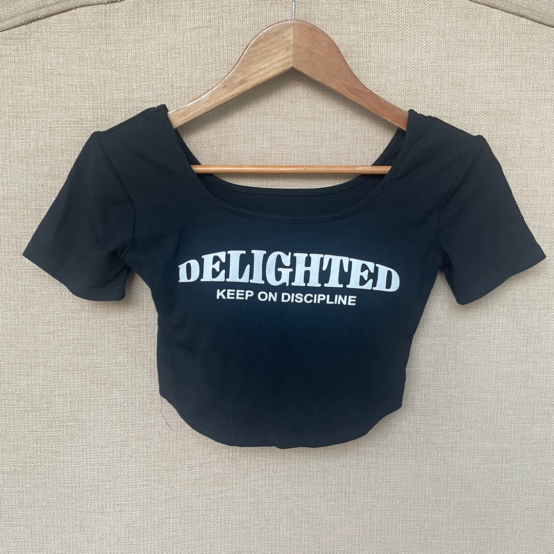 Black Shoulder Padded and Built-in Bra Crop Top, Women's Fashion, Tops ...