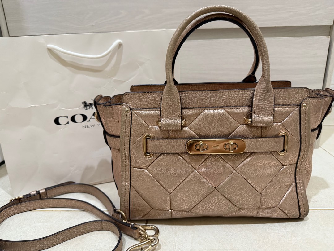 Coach Swagger authentic 100%, Barang Mewah, Tas & Dompet di Carousell