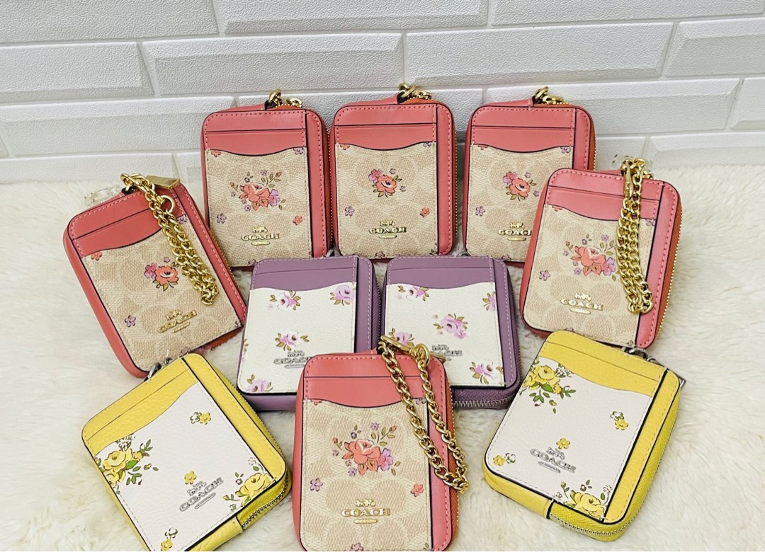 Coach wallet on chain, Women's Fashion, Bags & Wallets, Wallets & Card ...