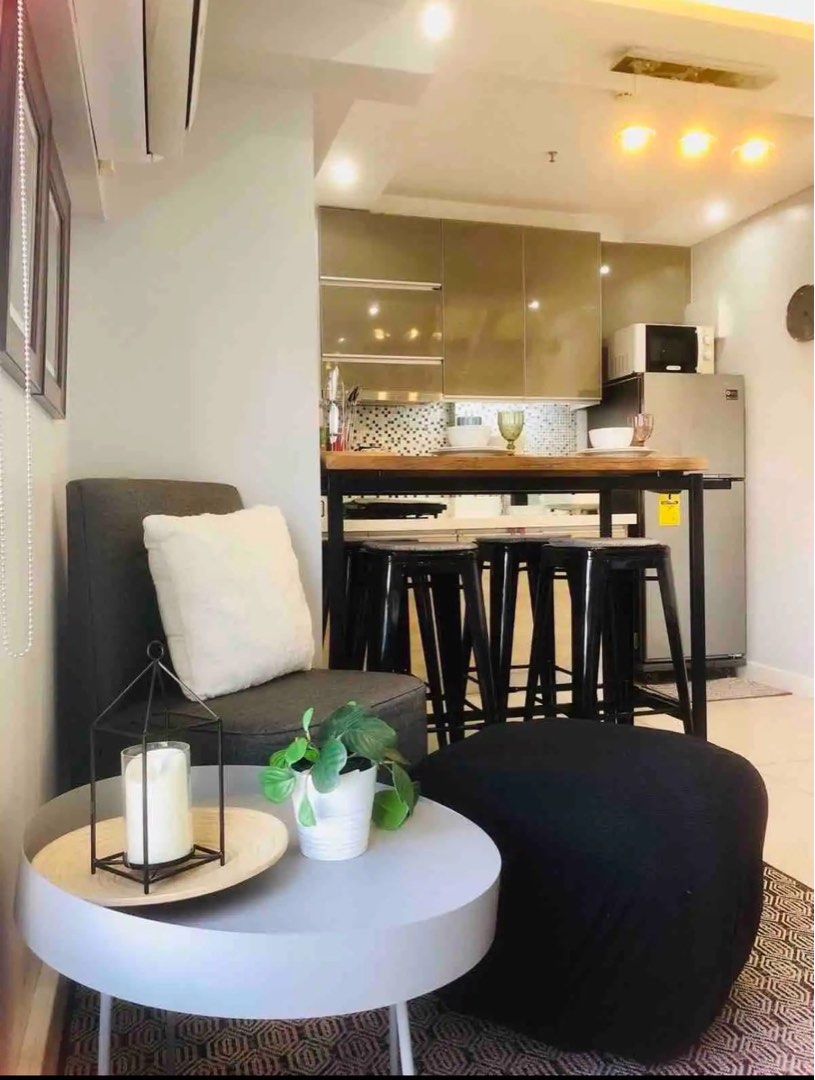Fort Victoria 1BR Loft Type with Parking For Sale Fully Furnished 1 ...