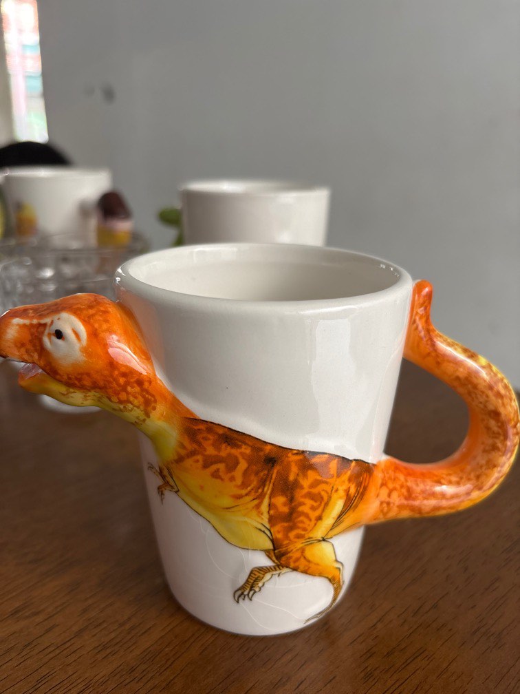 Gelas dino oren, Kitchen & Appliances di Carousell