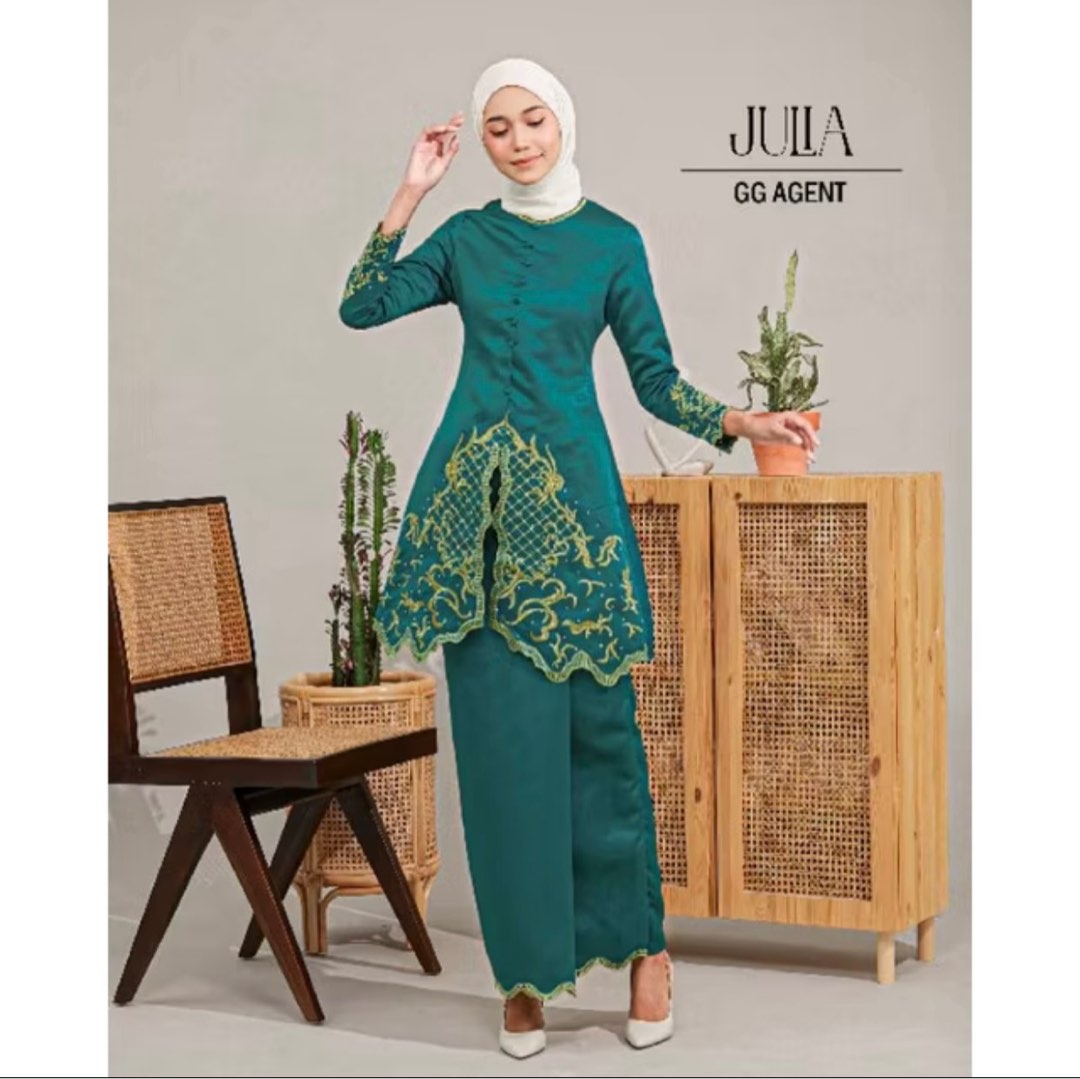 Julia Kebarung Moden Emerald Green, Women's Fashion, Muslimah Fashion ...