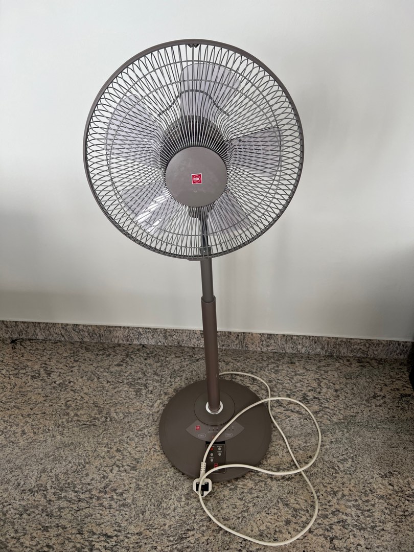KDK N30NH Compact Stand Fan with Remote Control and Adjustable Height ...