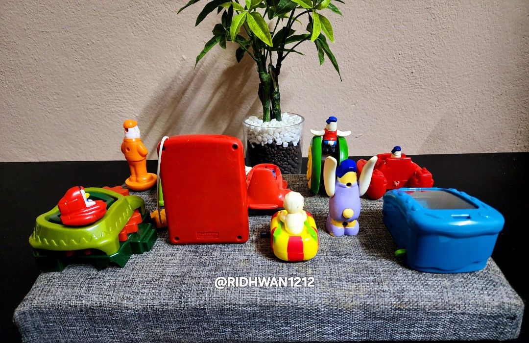 KFC colection (combo set all item), Hobbies & Toys, Toys & Games on ...